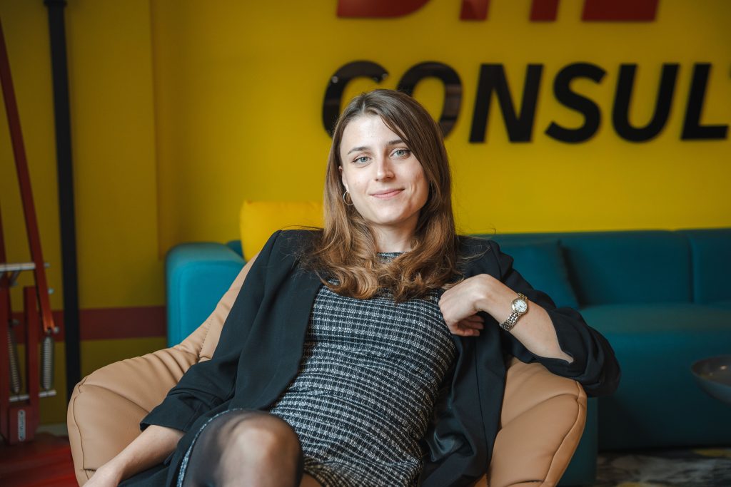 How Vera Elevated Her Consulting Career - DHL Consulting